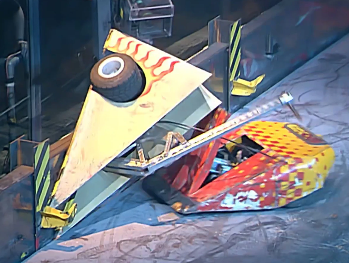 Image - Dominator 2 vs firestorm.JPG | Robot Wars Wiki | FANDOM powered ...