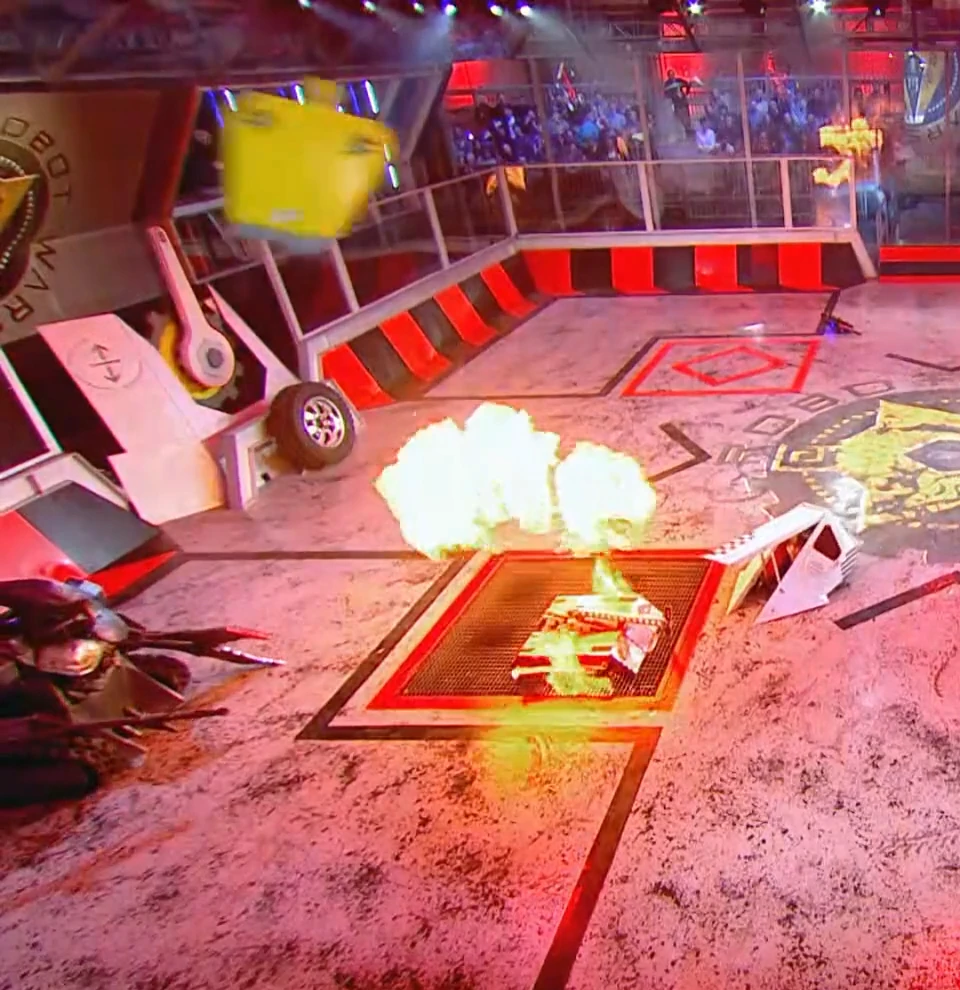 Image - Apollo vs The Swarm.jpg | Robot Wars Wiki | FANDOM powered by Wikia