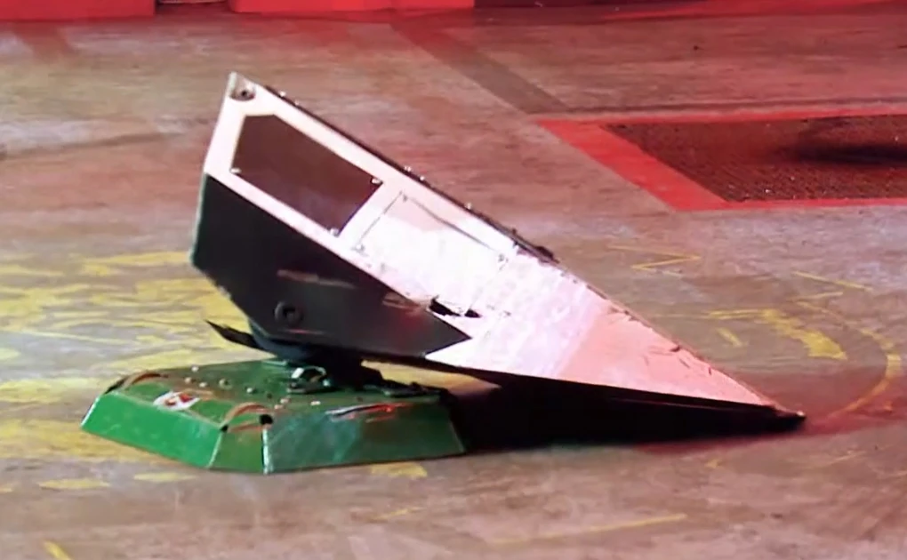 Image - Crackers 'n' Smash vs Apollo.jpg | Robot Wars Wiki | FANDOM ...