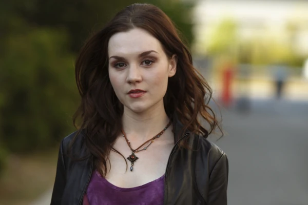Meg (Dämon) | Supernatural Wiki | FANDOM powered by Wikia