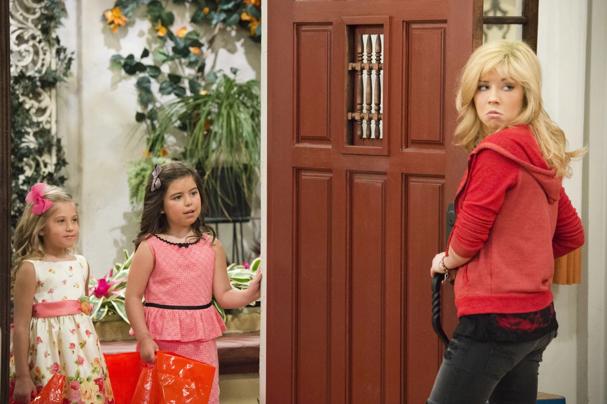 Image - Sam opening the door for Gwen and Ruby.jpg | Sam and Cat Wiki ...
