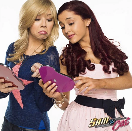 Image - Cat and Sam on their PearPhones.jpg | Sam and Cat Wiki | FANDOM ...