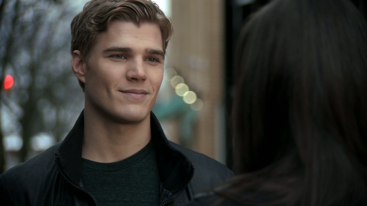 Image - Jake medallion.jpg | The Secret Circle Wiki | FANDOM powered by ... Image - Jake medallion.jpg | The Secret Circle Wiki | FANDOM powered by ...