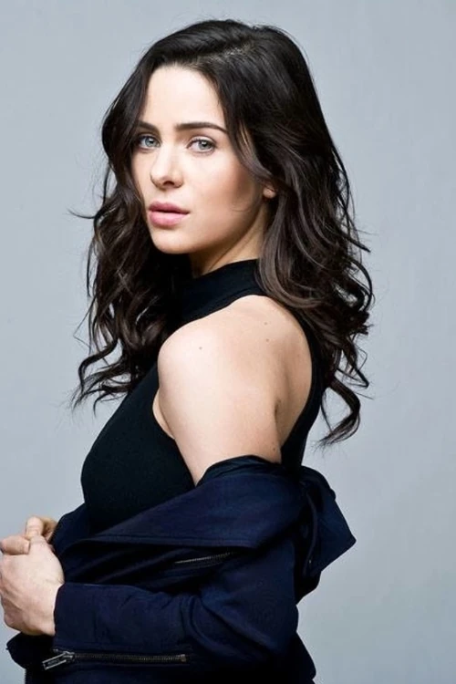 Holly Deveaux | Wiki Shadowhunters TV | Fandom
