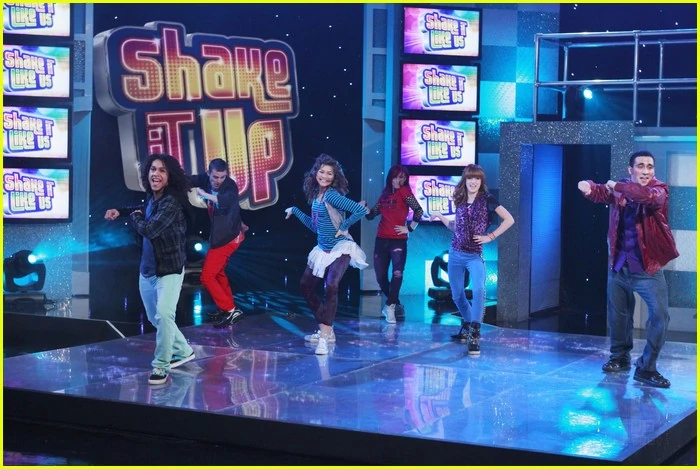 Twist My Hips | Shake It Up Wiki | FANDOM powered by Wikia