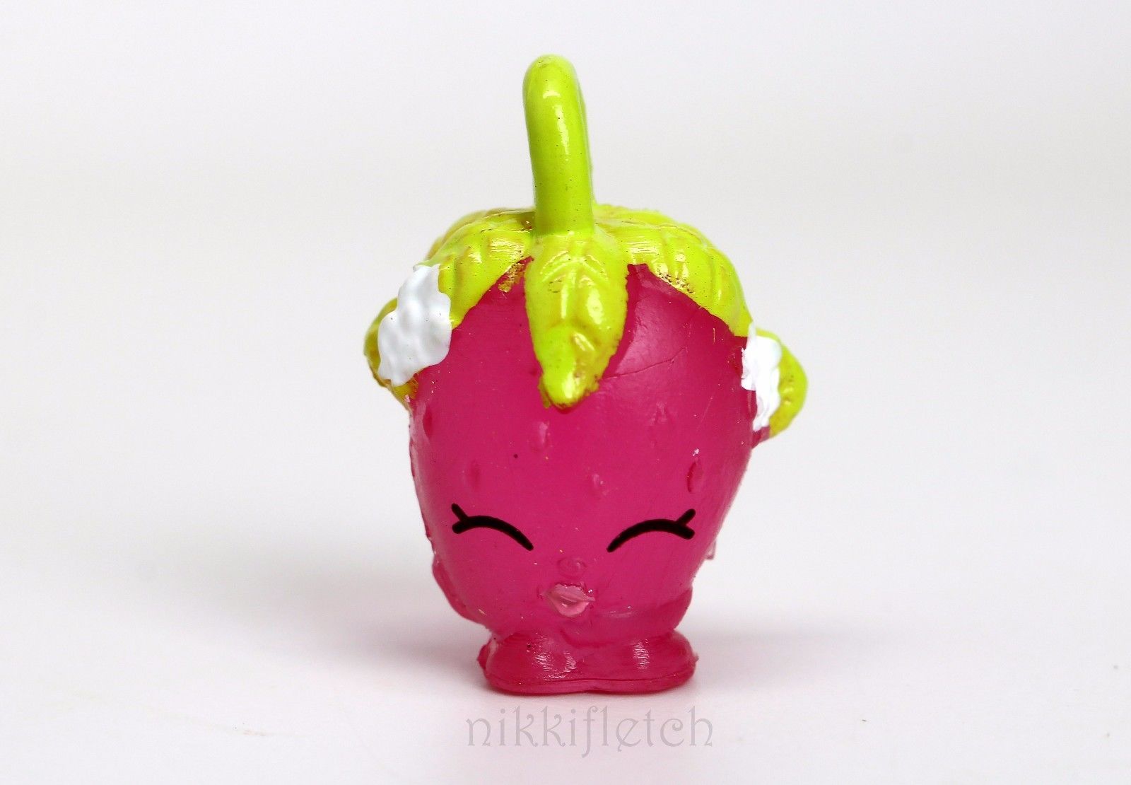 Image Shopkins Season 5 5 126 Translucent Strawberry Kiss Ultra Rare