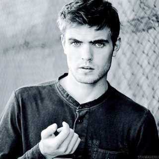 Alex Roe | Siren Wiki | Fandom