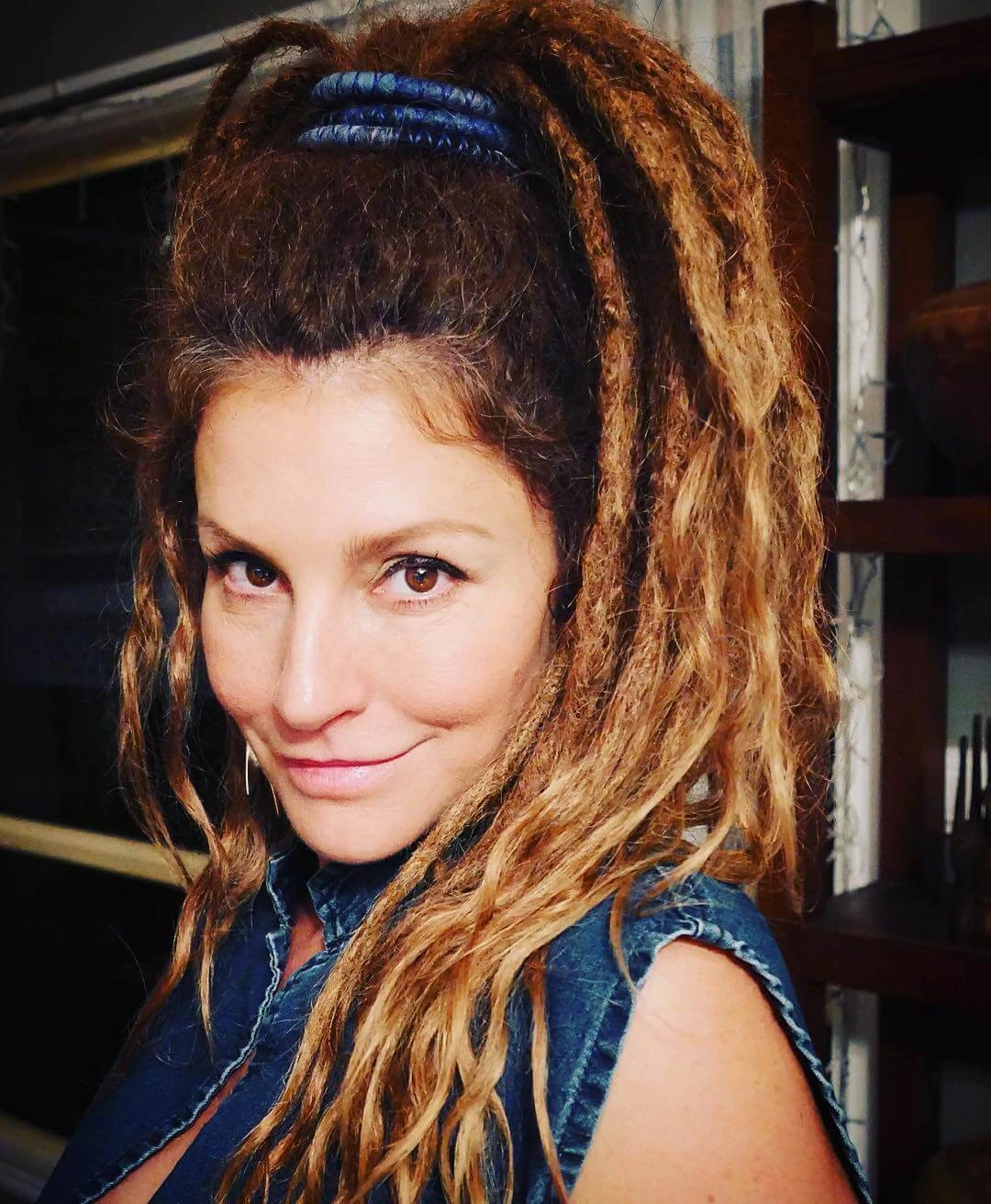 Simmone Mackinnon | Spellbinder Wiki | Fandom