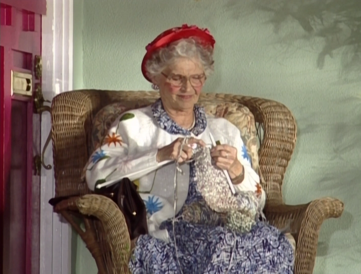 Mrs. Johnson | Encyclopedia SpongeBobia | Fandom