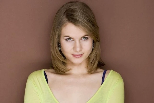 Laura Solon | Tardis | Fandom