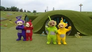 The Bumping Dance (Bumps a Daisy) | Teletubbies Wiki | Fandom