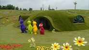 The Bumping Dance (Bumps a Daisy) | Teletubbies Wiki | Fandom