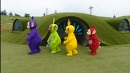 The Bumping Dance (Bumps a Daisy) | Teletubbies Wiki | Fandom