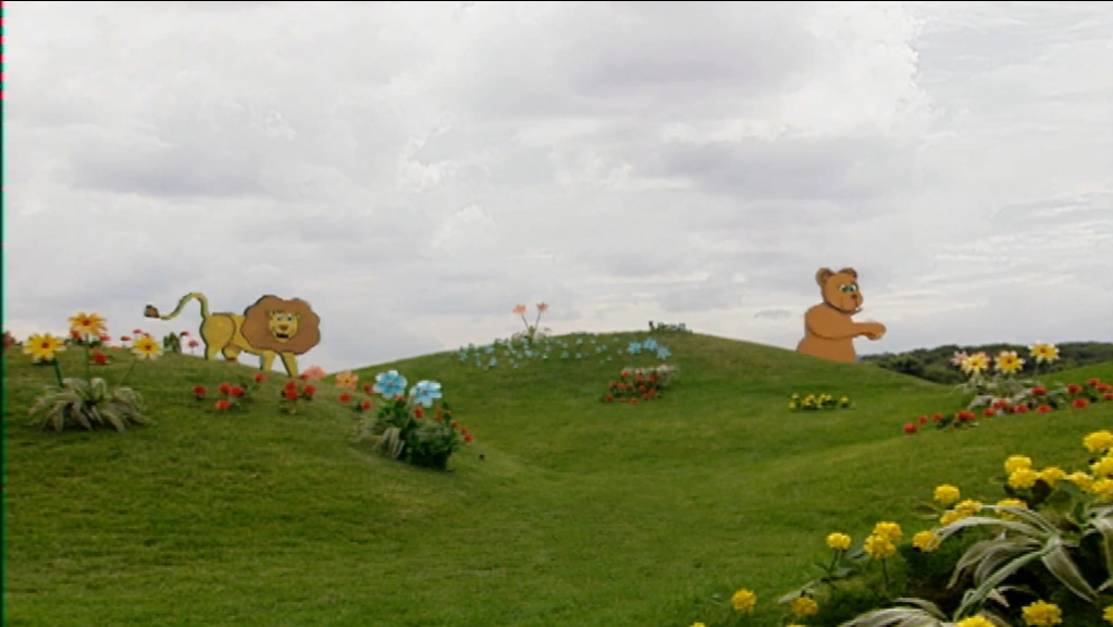 Image - Lion and Bear chase.PNG | Teletubbies Wiki | FANDOM powered by ...