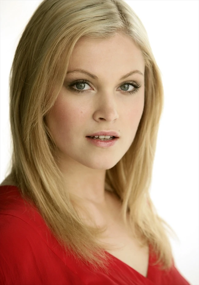 Eliza Taylor | Wiki The 100 | Fandom