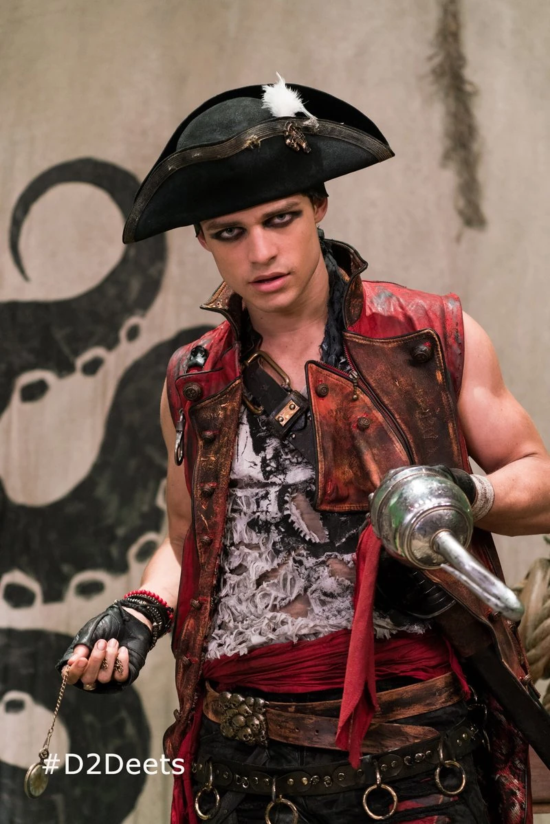 Image - HarryHookThomasDohertyD2Deets.jpg | Descendants Wiki | FANDOM ...