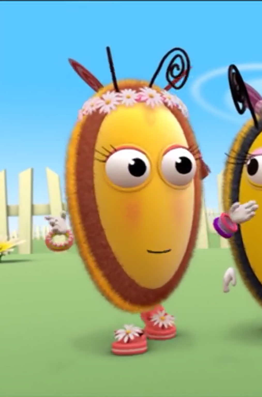 Aunty Bee The Hive Tv Show Wiki Fandom 
