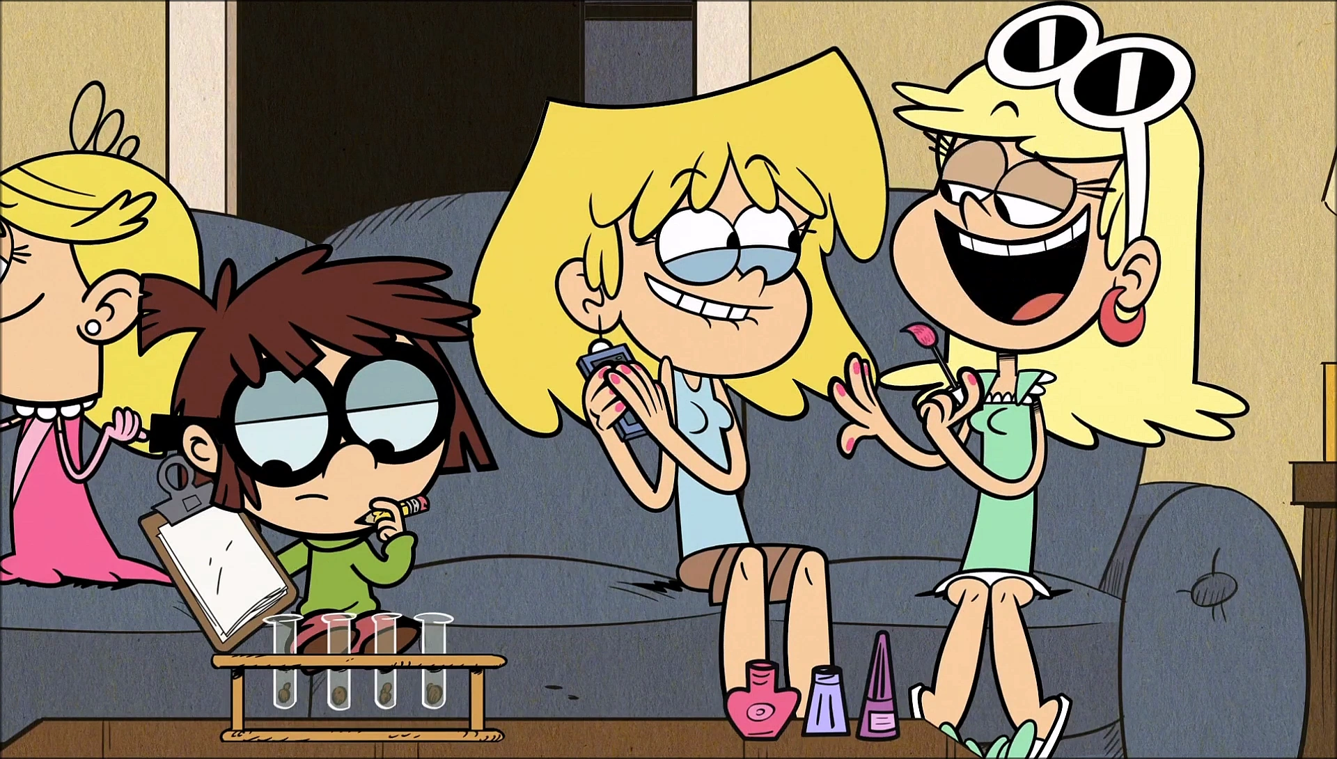 Image - S1E07B Lori is very excited.png | The Loud House Encyclopedia ...