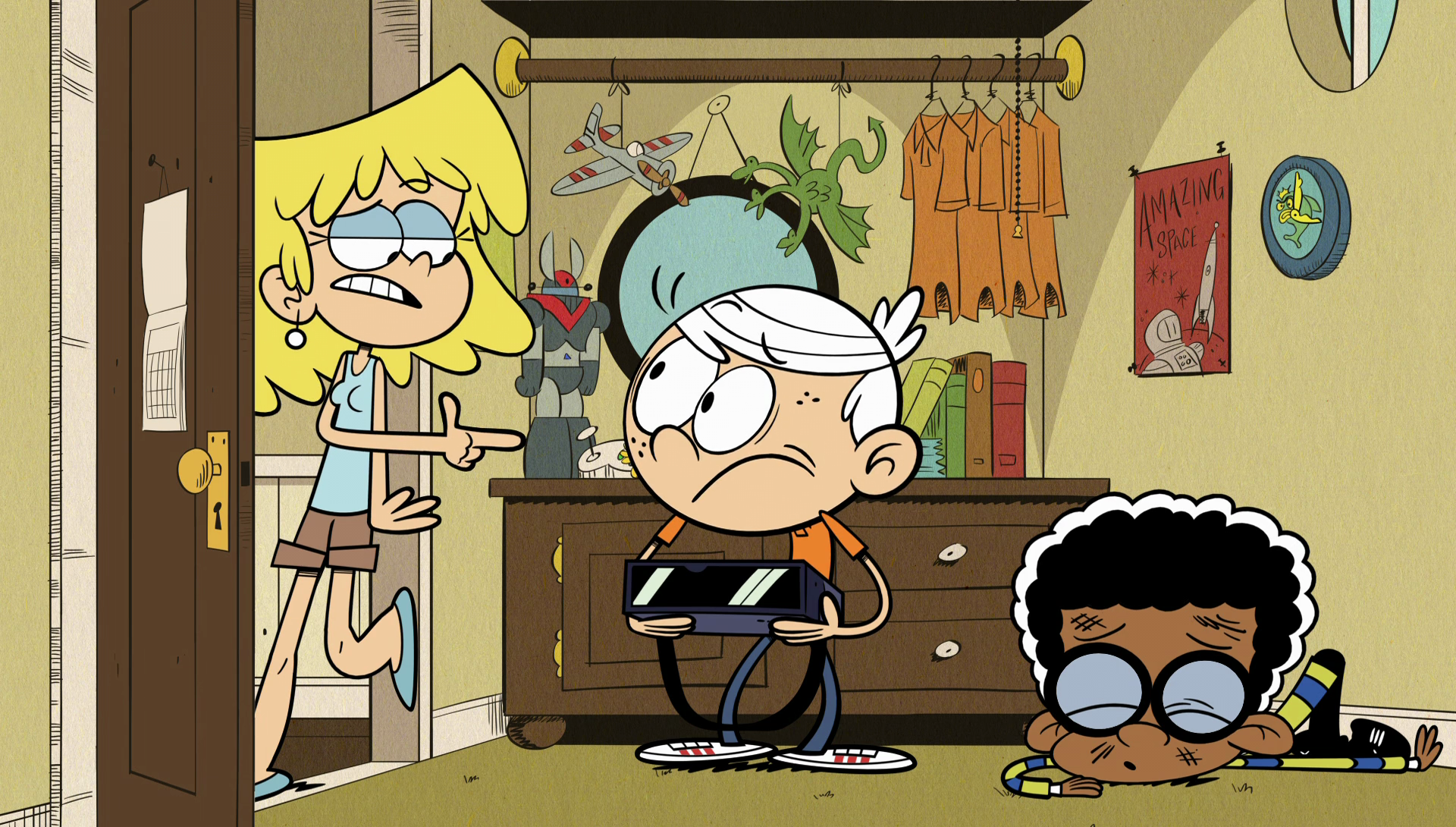 Image S1e01b Lori Admits Linc Is Very Mature Png The Loud House