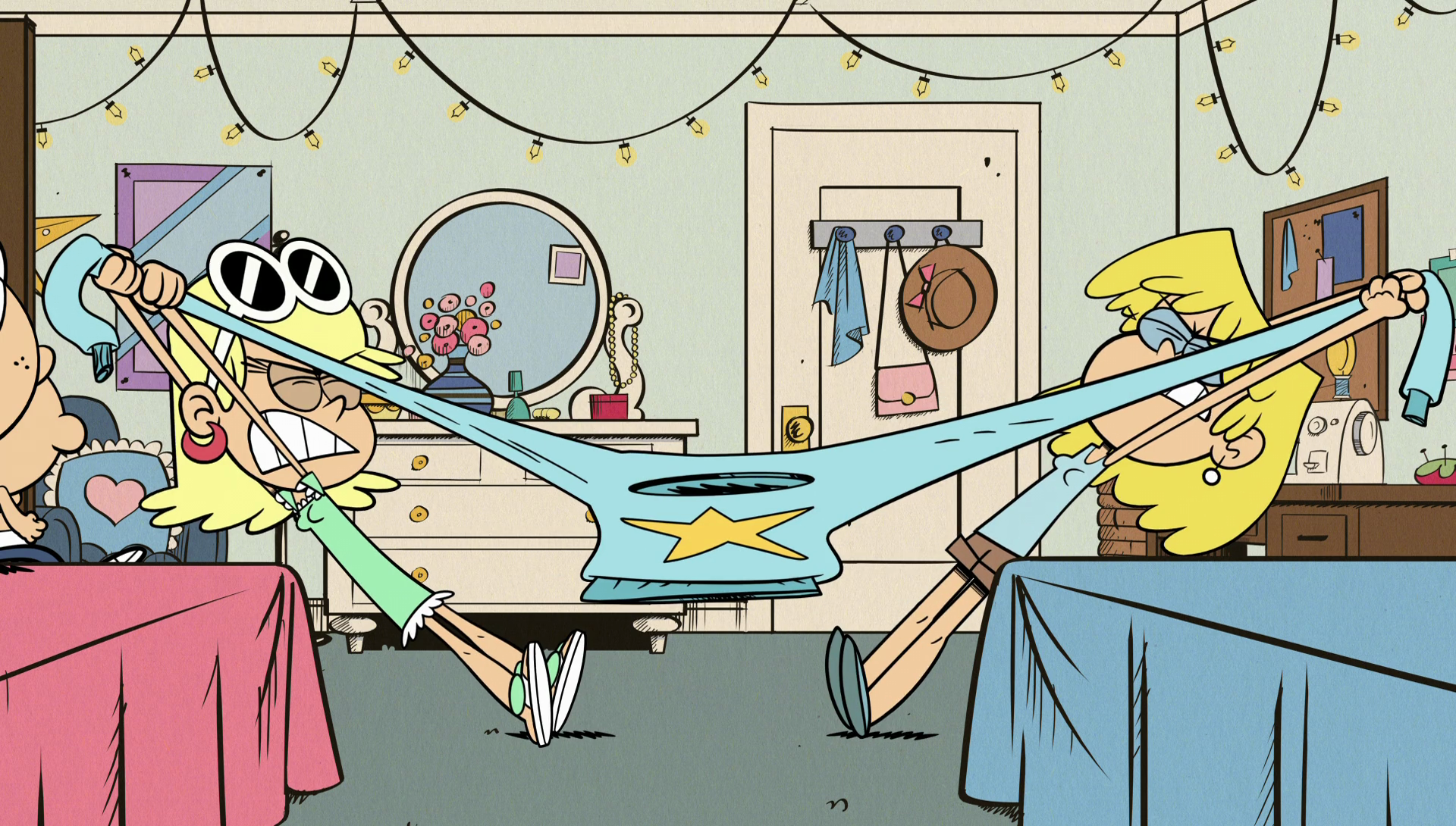 Image S2e12a Lori And Leni Actingpng The Loud House Encyclopedia Fandom Powered By Wikia