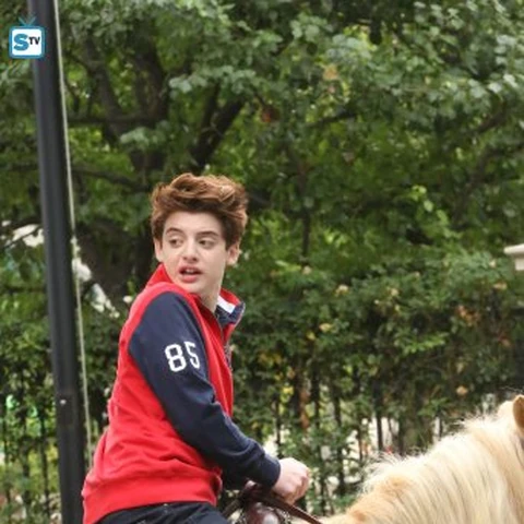 Chip Pemberton/Gallery | The Mick Wiki | Fandom