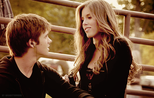 Jeremy e Vicki | The Vampire Diaries & Originals Wiki | FANDOM powered ... Jeremy e Vicki | The Vampire Diaries & Originals Wiki | FANDOM powered ...