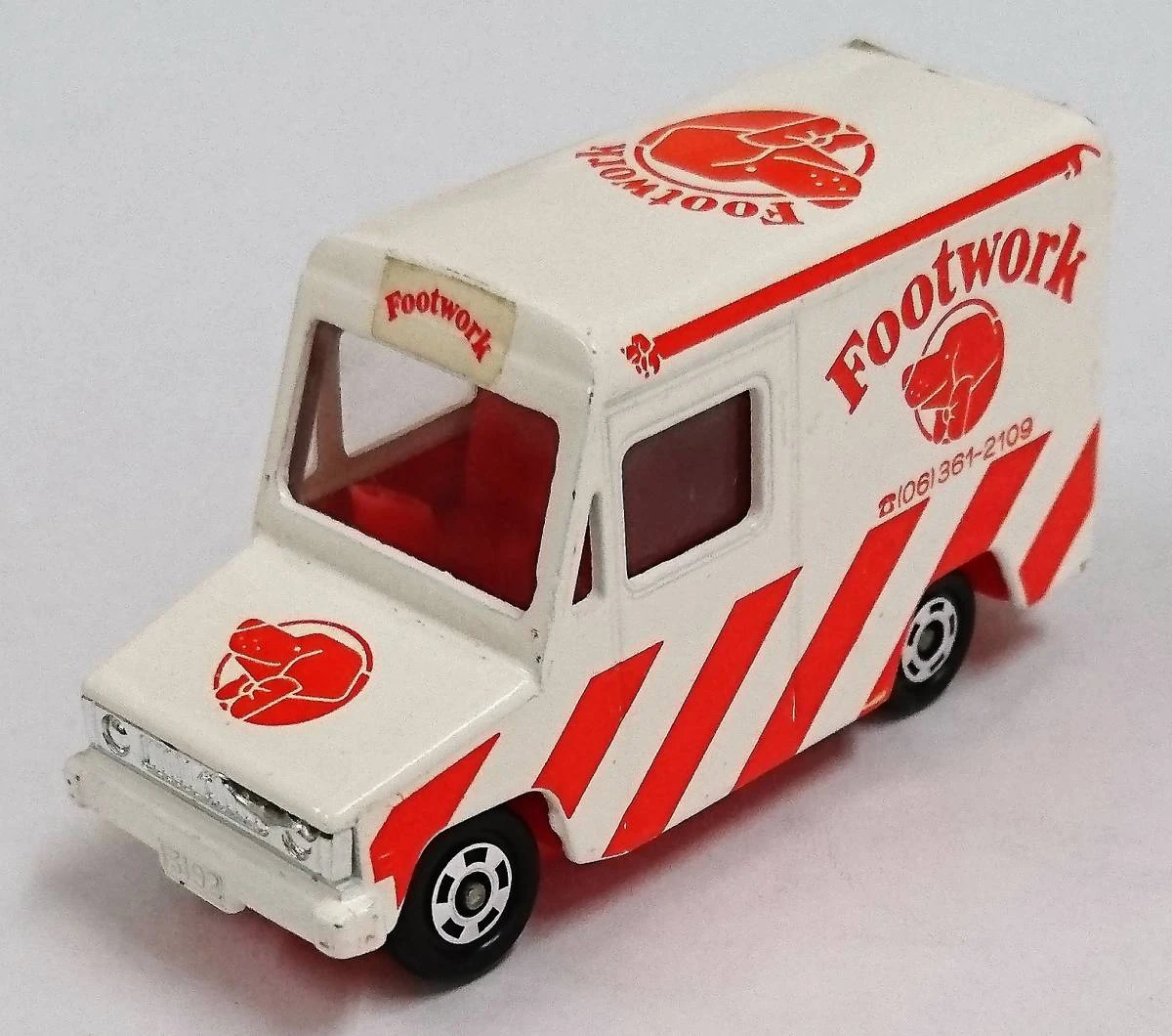 No. 27 Isuzu Hipac Van | Tomica Wiki | Fandom