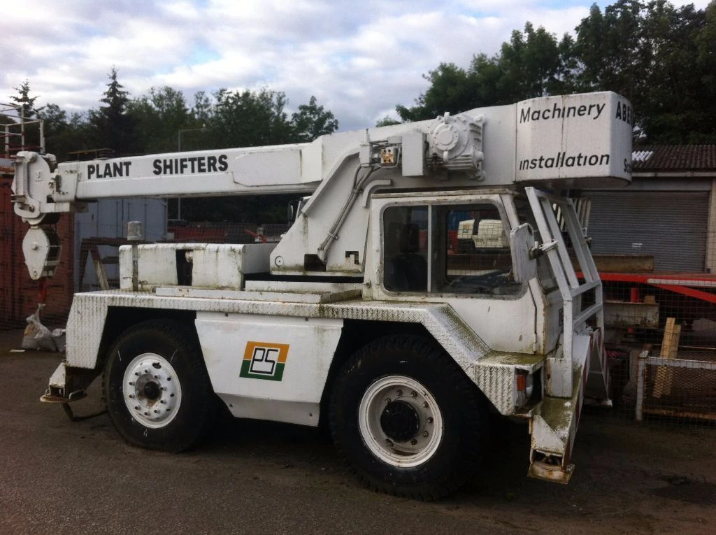 Jones Cranes | Tractor & Construction Plant Wiki | Fandom