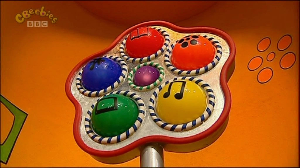 Tweenie Clock | Tweenies Wiki | FANDOM powered by Wikia