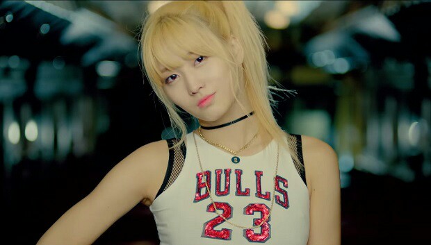Image Momo Like Ooh Ahh Mv 2 Twice Wiki Fandom Powered By Wikia