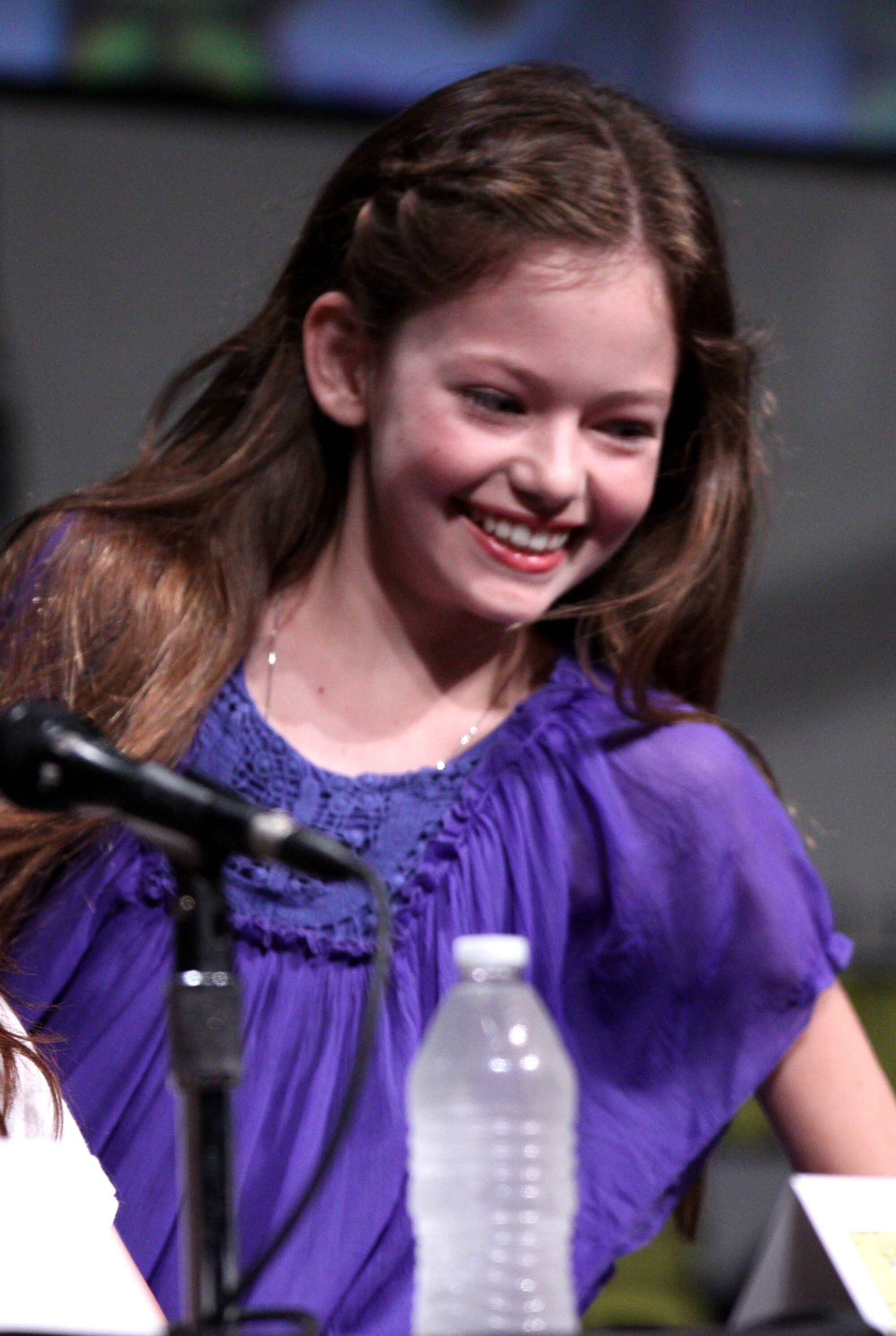Image - Mackenzie Foy by Gage Skidmore 2.jpg | Twilight Saga Wiki ... Image - Mackenzie Foy by Gage Skidmore 2.jpg | Twilight Saga Wiki ...