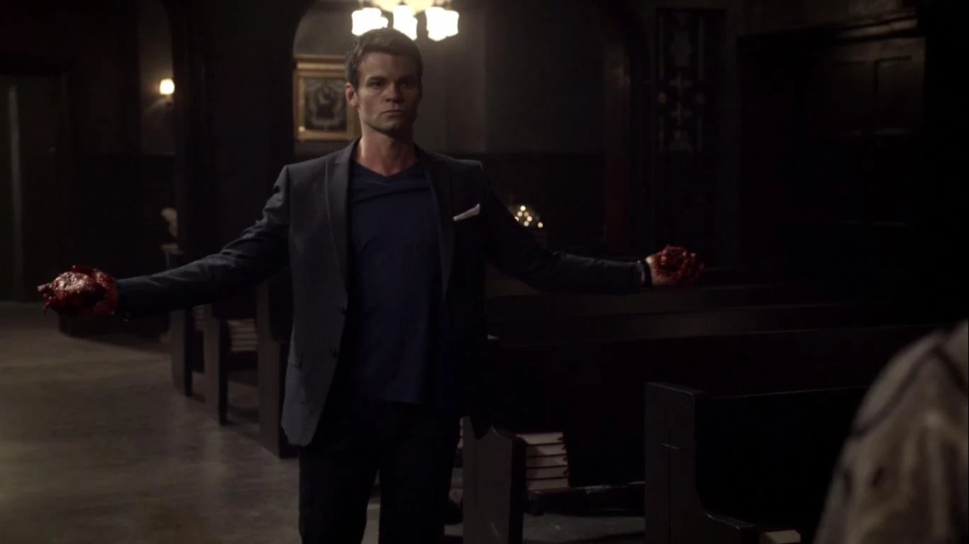 Imagem - Elijah-and-his-hearts.jpg | Wiki Vampire Diaries | FANDOM ...