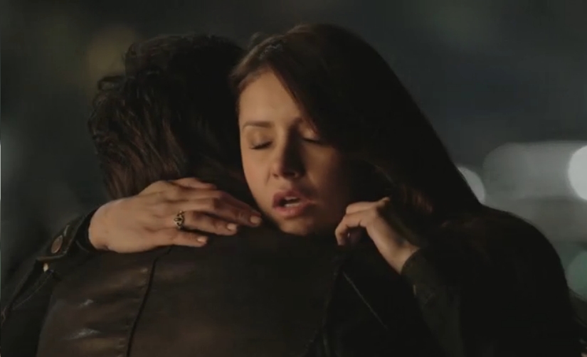 Image Elena And Damon Hug 5x12 The Vampire Diaries Wiki Fandom Powered By Wikia