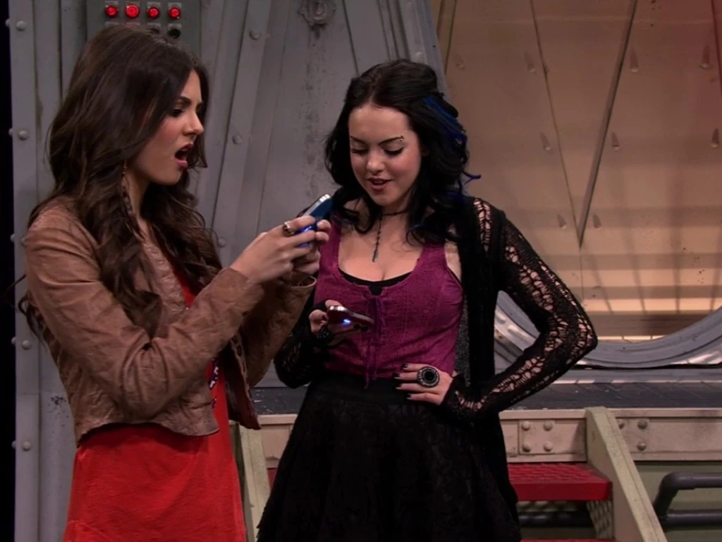 Image - Jori phone.jpg | Victorious Wiki | FANDOM powered by Wikia