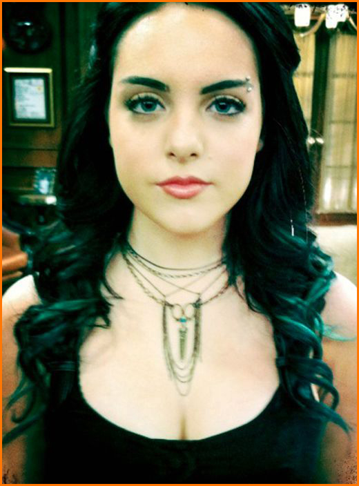 Image Liz Gillies Victorious Jewelry 2 Victorious Wiki Fandom