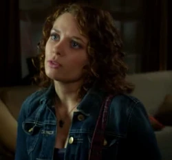 Lisa Knight (Republic of Doyle) | Villainous Beauties Wiki | Fandom