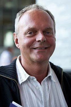 Bob van der Houven | Voice Actors from the world Wikia | Fandom