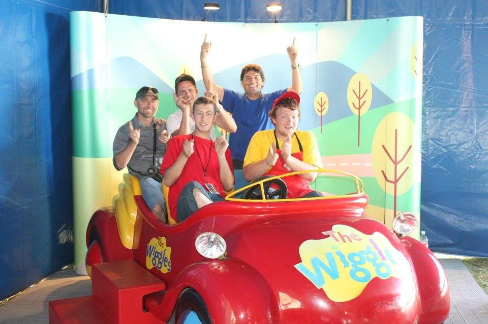 Image - Big-Red-Car-Cafe-16.jpg | Wigglepedia | FANDOM powered by Wikia