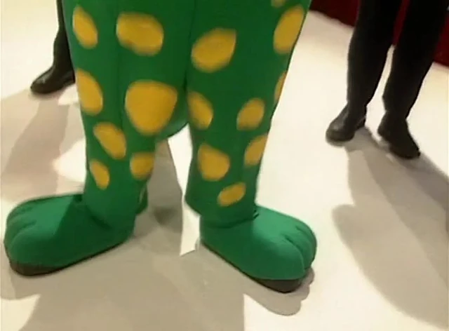 Image - DorothyfeetinWigglWigglyChirstmas5.jpg | Wigglepedia | FANDOM ...