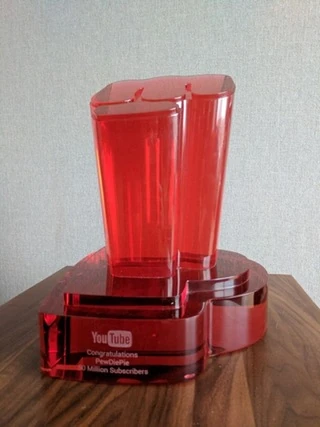 Bild - PewDiePie Ruby Play Button.jpg | YouTube Wiki | FANDOM powered ...