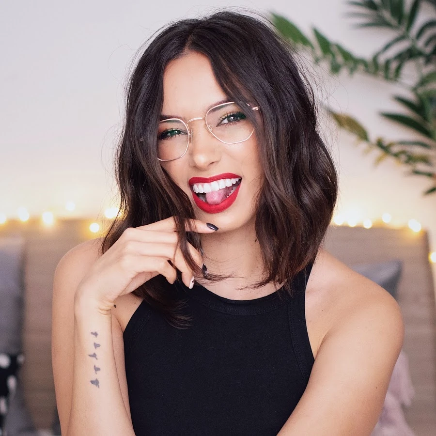Ana Vbon | Wiki Youtube Pedia | FANDOM powered by Wikia