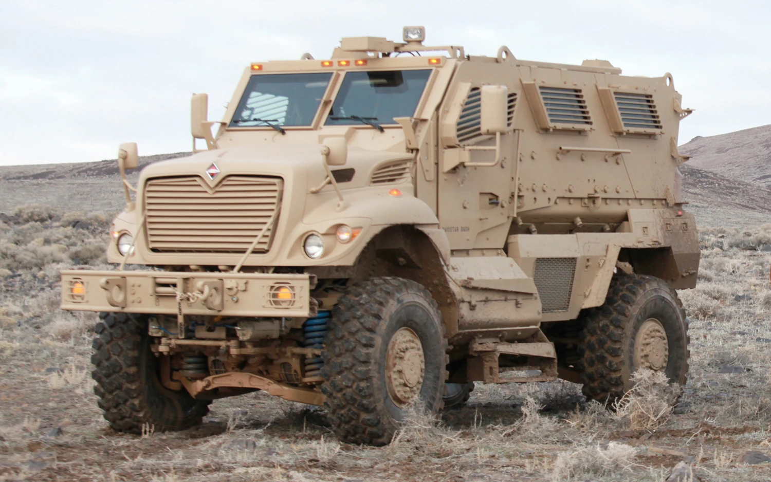 Image - MaxxPro-MRAP.jpg | Zombiepedia | FANDOM powered by Wikia
