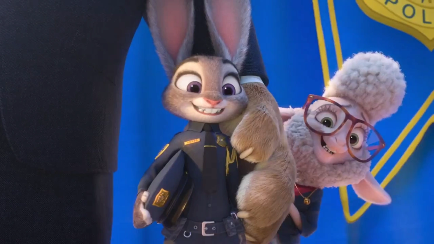 Image - Bellwether-photobomb.PNG | Zootopia Wiki | FANDOM powered by Wikia